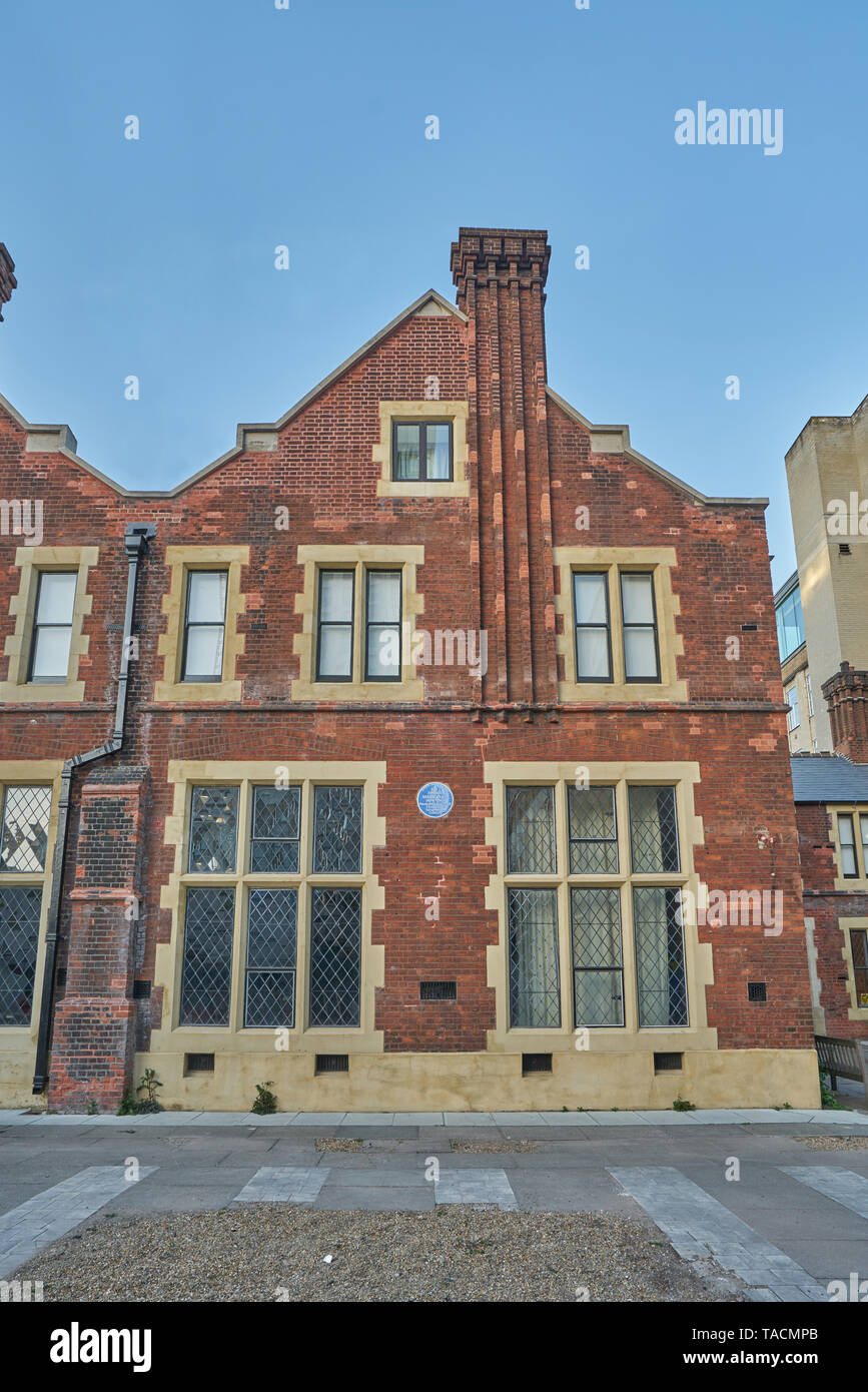 Tonbee hall building london hi-res stock photography and images - Alamy
