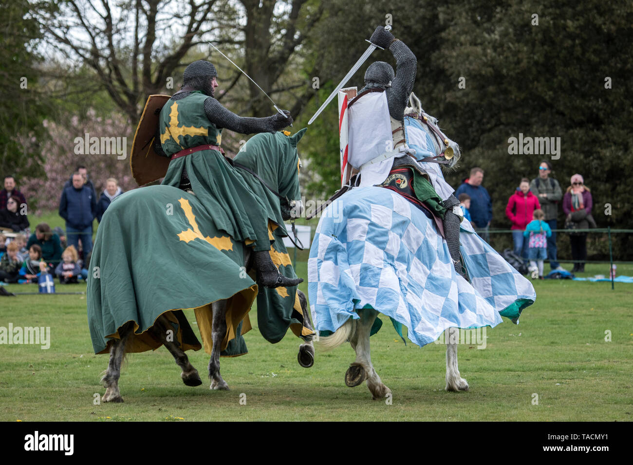 Jousting horses hi-res stock photography and images - Alamy
