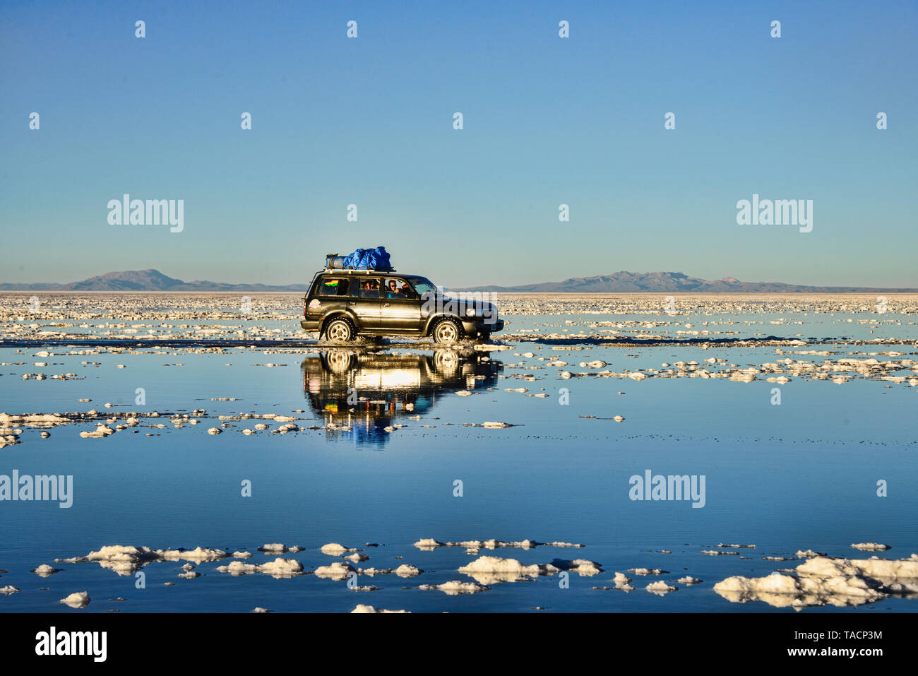 Reflections on the salt flats of the Salar de Uyuni, Bolivia Stock ...
