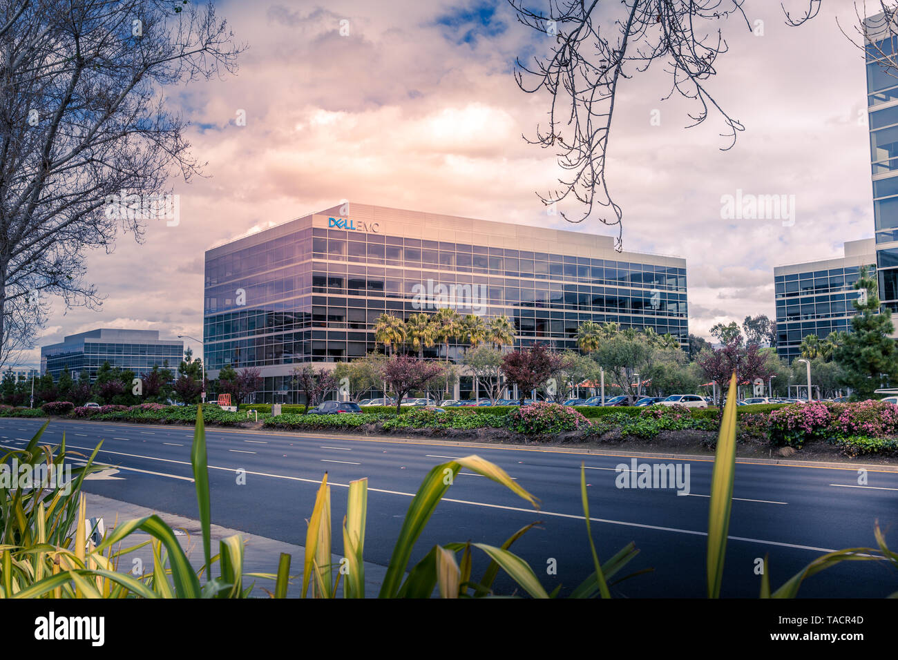 Santa Clara, CA/ USA - March 26, 2019: Exterior of Dell Inc. office ...