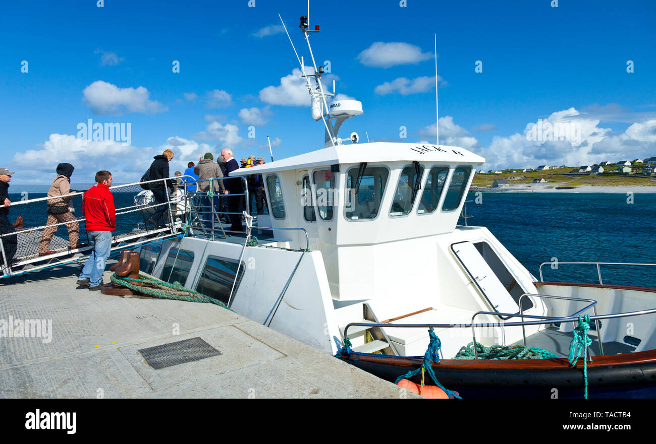 Ferry Terminal. Inisheer Island - Inis Oirr. Aran Islands, Galway ...