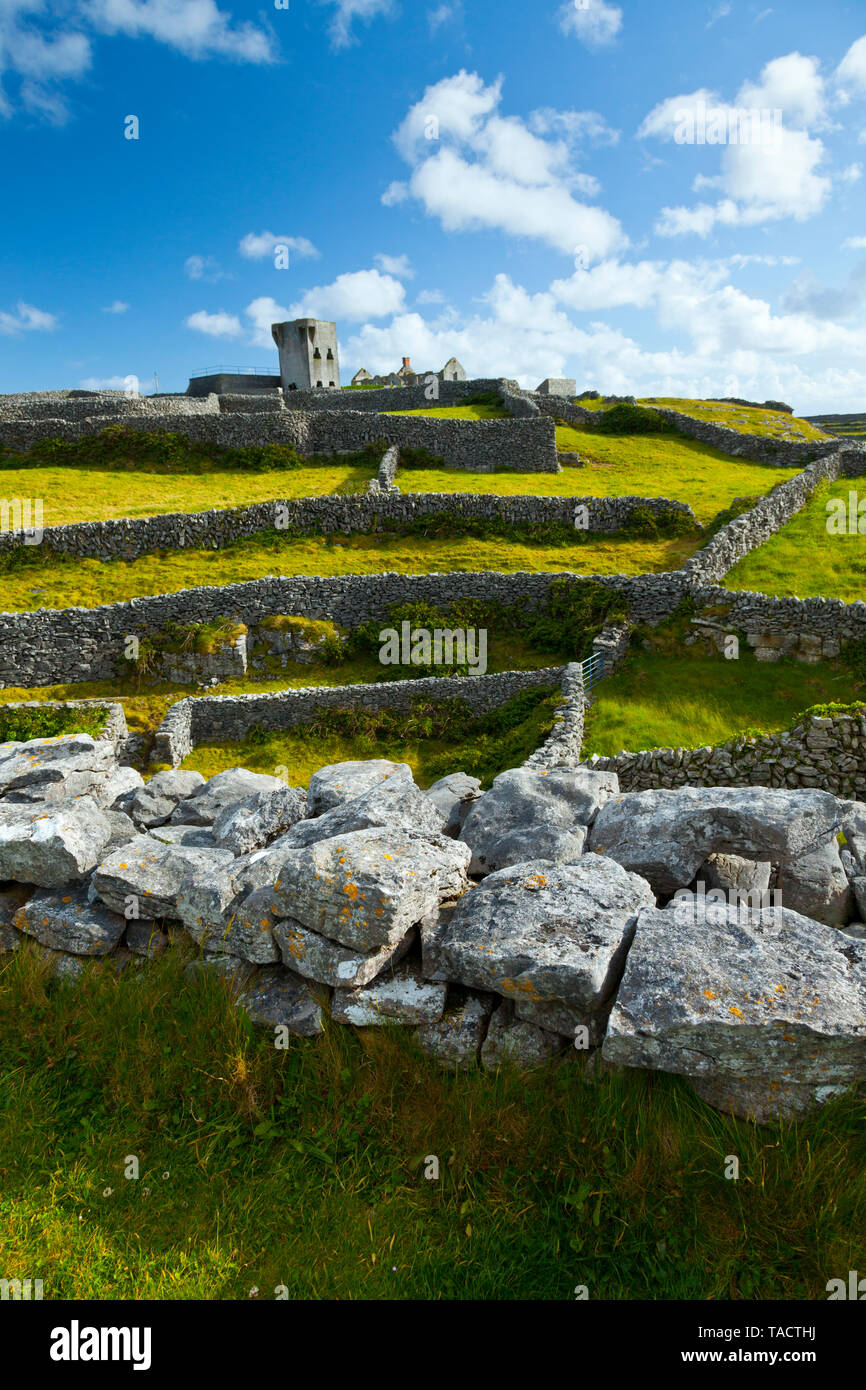O'Brien's Castle. Inisheer Island - Inis Oirr. Aran Islands, Galway ...