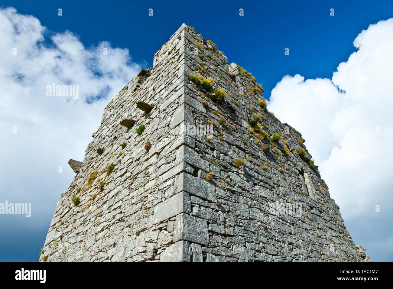 O'Brien's Castle. Inisheer Island - Inis Oirr. Aran Islands, Galway ...