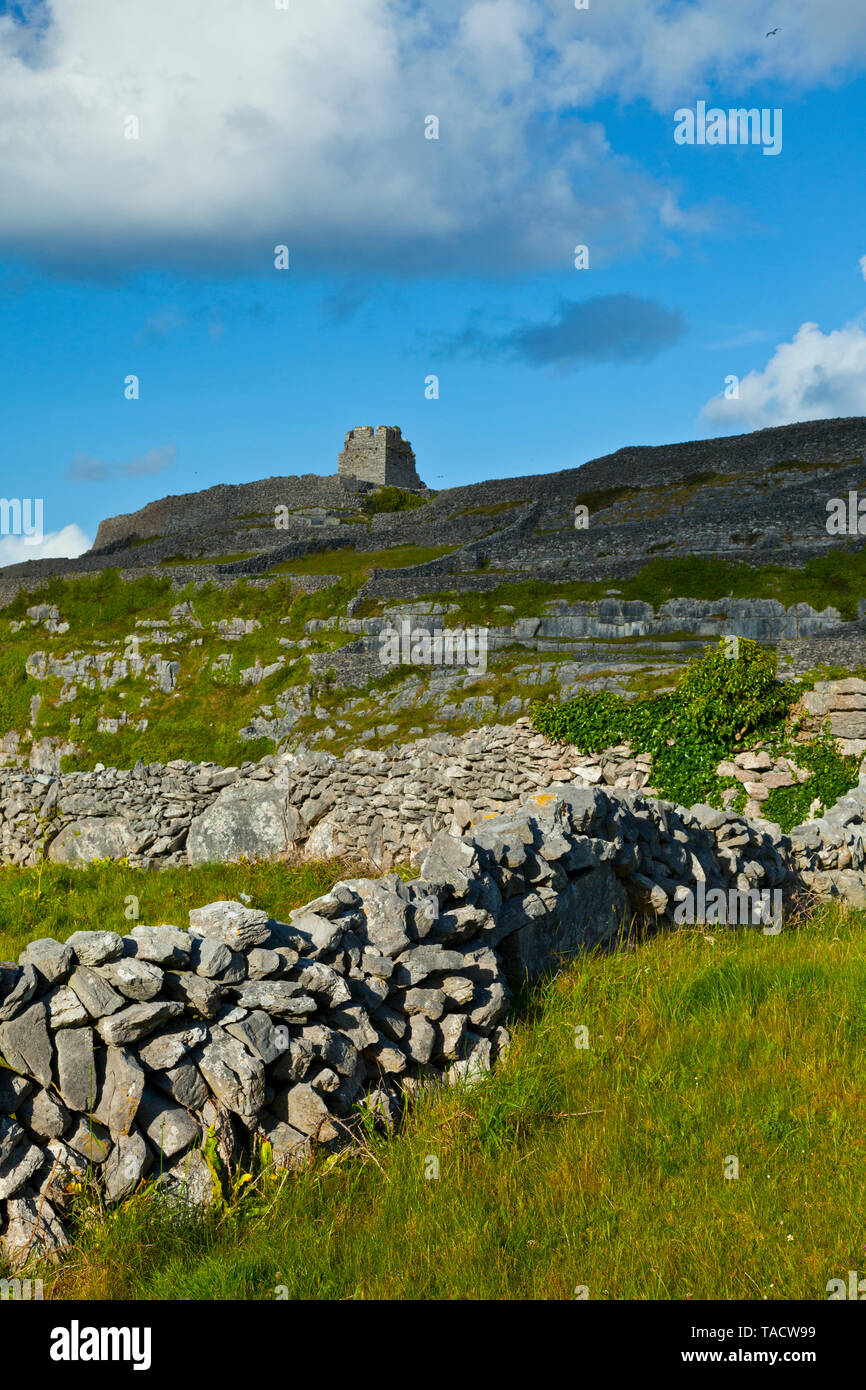 O'Brien's Castle. Inisheer Island - Inis Oirr. Aran Islands, Galway ...