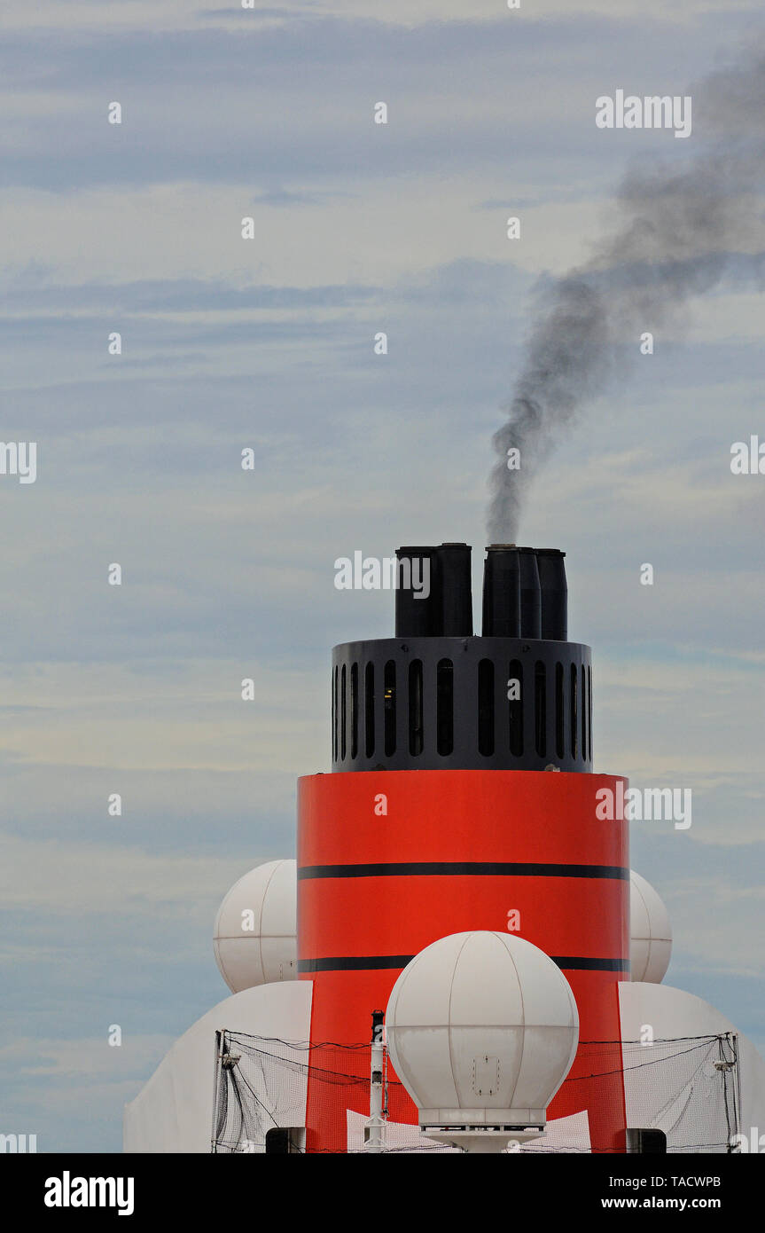 Container ship port propulsion hi-res stock photography and images - Alamy