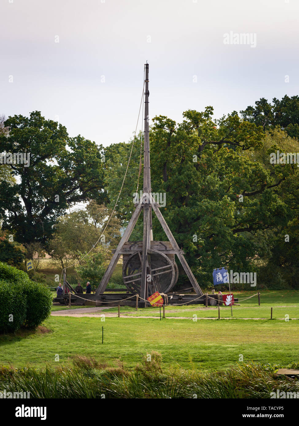 Trebuchet medieval hi-res stock photography and images - Alamy
