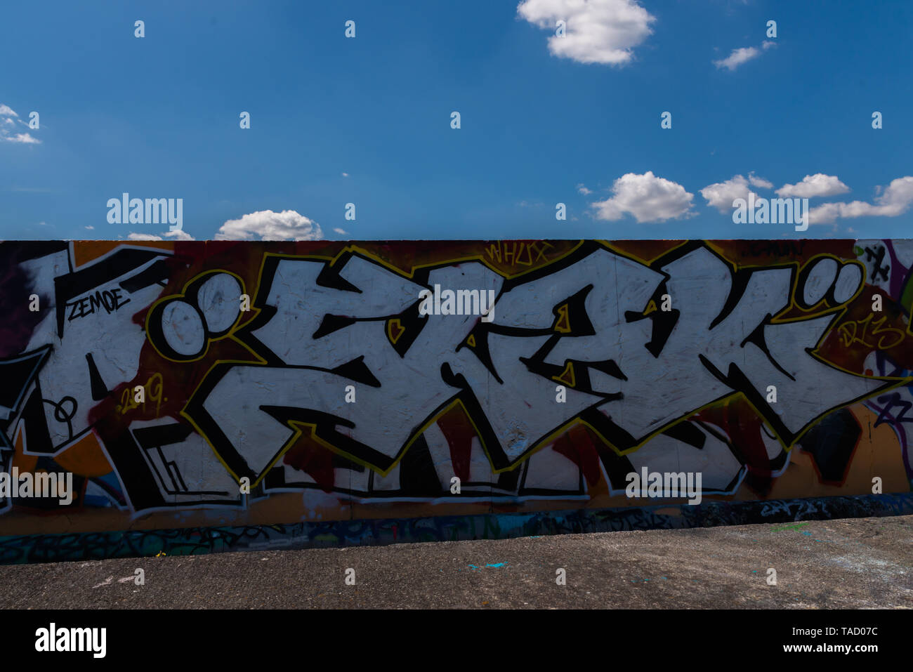Legal graffiti wall london hi-res stock photography and images - Alamy