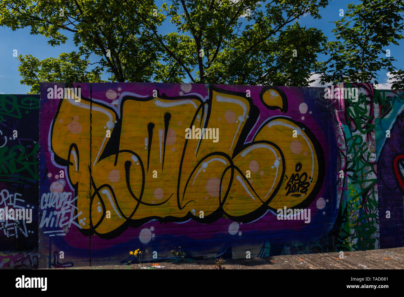 Legal graffiti wall london hi-res stock photography and images - Alamy