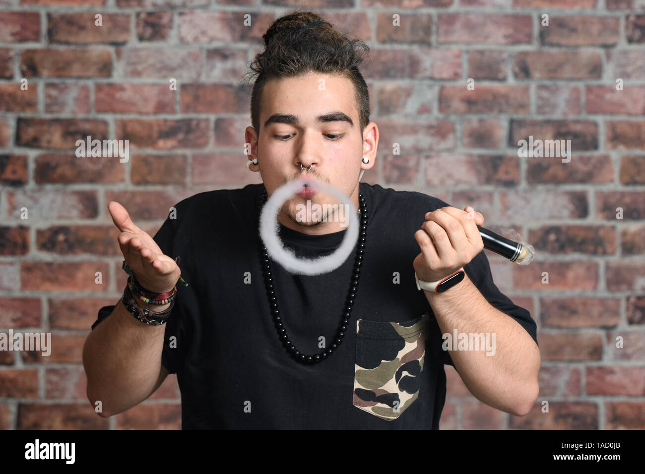 Steam vaporizer hi-res stock photography and images - Alamy