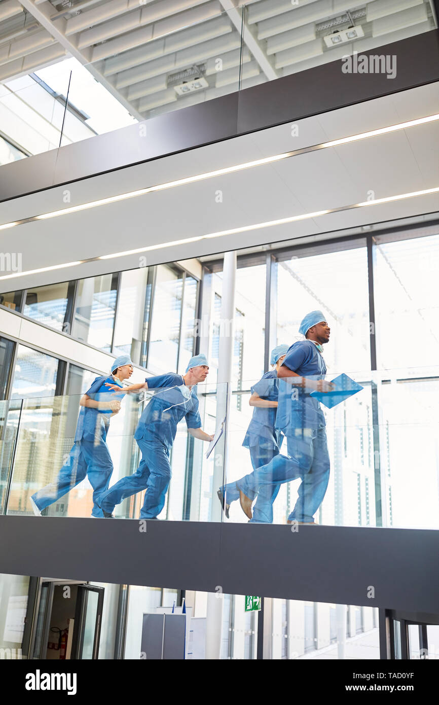 Hectic emergency room hi-res stock photography and images - Alamy