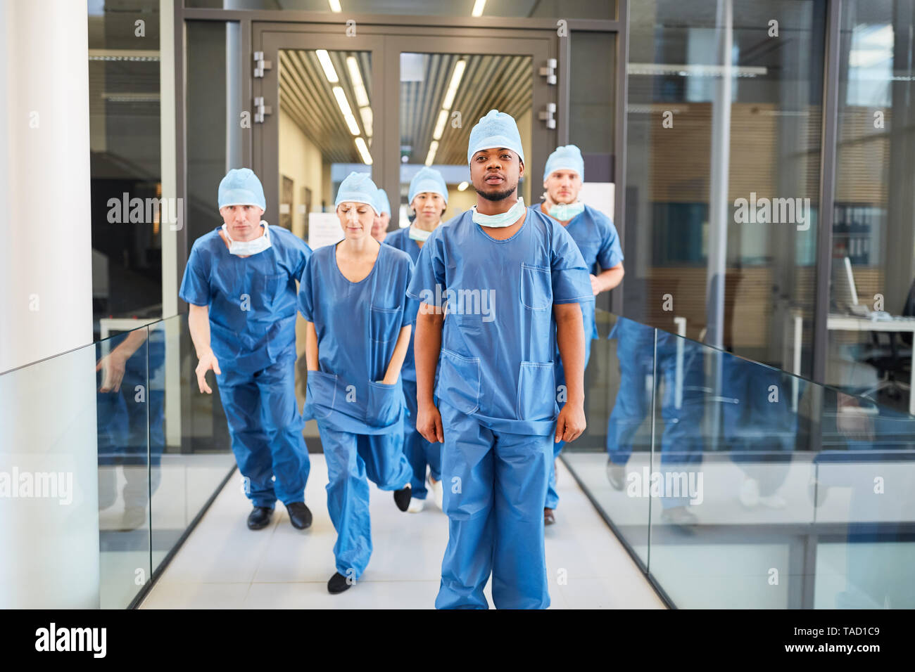 Hectic emergency room hi-res stock photography and images - Alamy