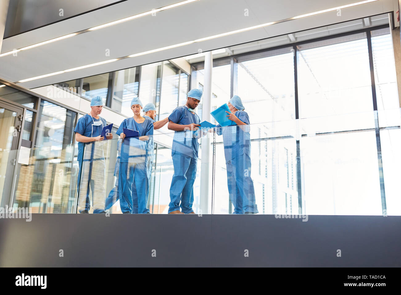 Emergency doctors team briefing for use in the emergency department of ...