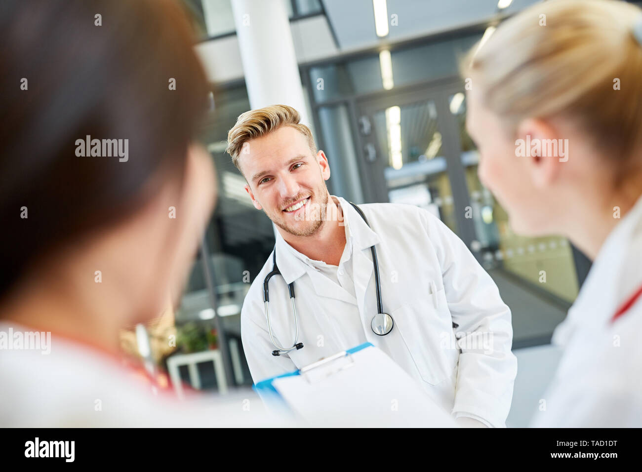 Doctor student hi-res stock photography and images - Alamy