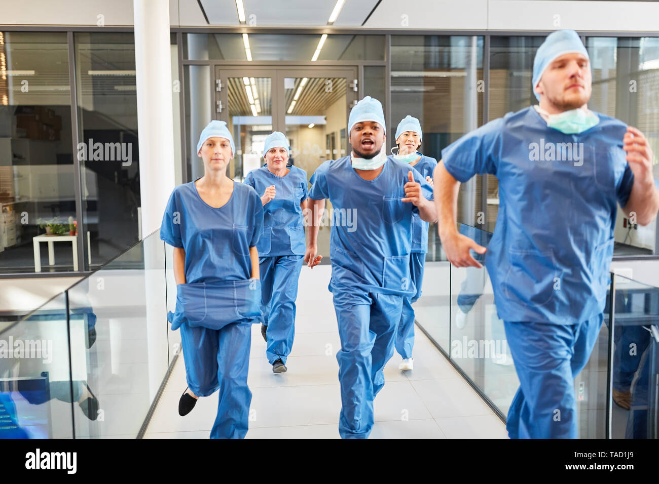 Doctors emergency team quickly runs to a deployment in the emergency ...