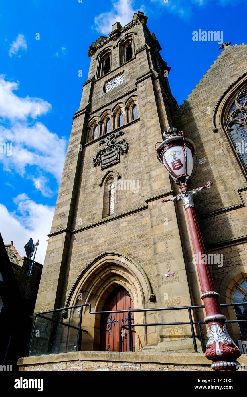 Old parish church river hi-res stock photography and images - Alamy