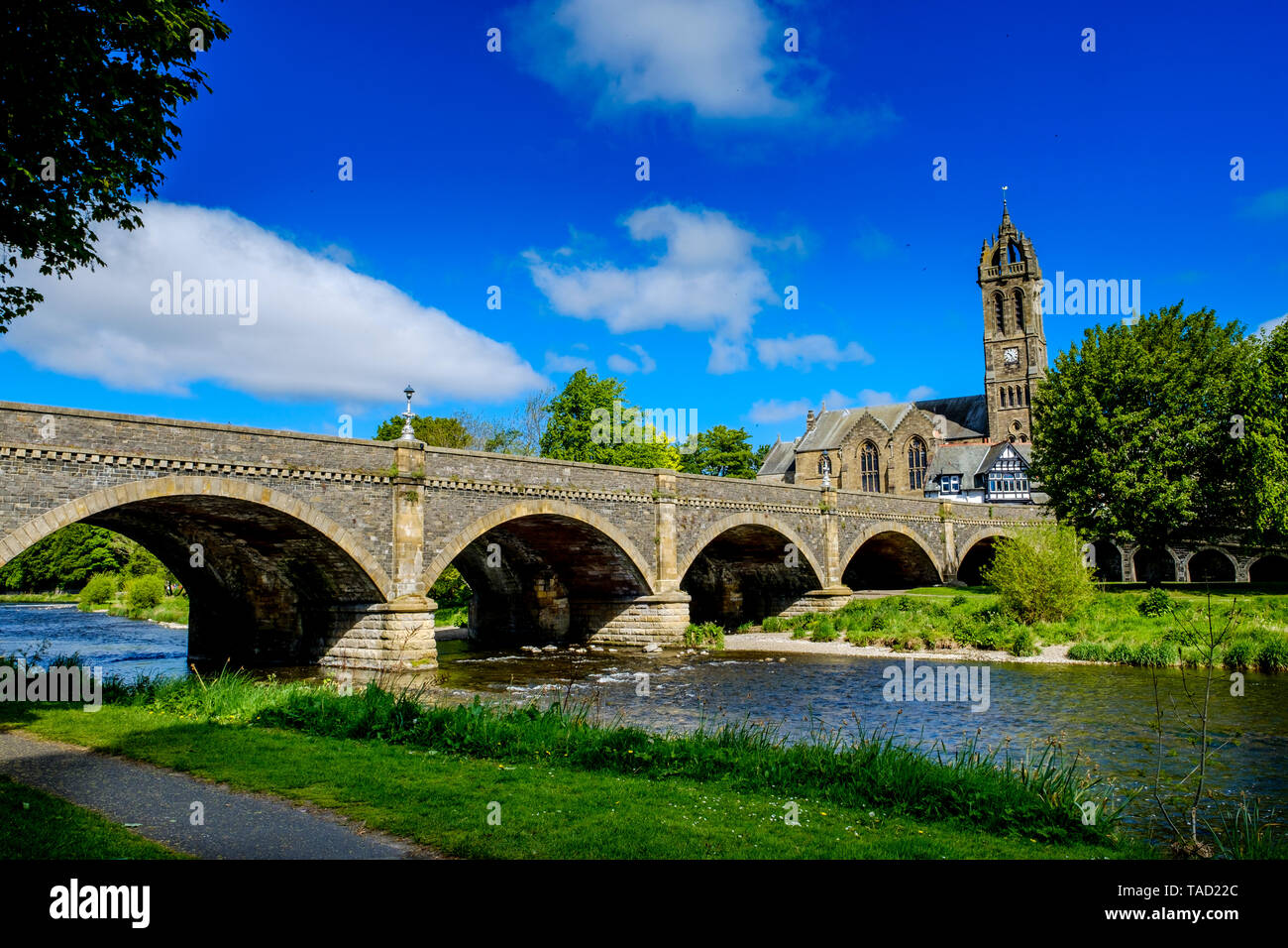 Peebles old parish church bridge hi-res stock photography and images ...