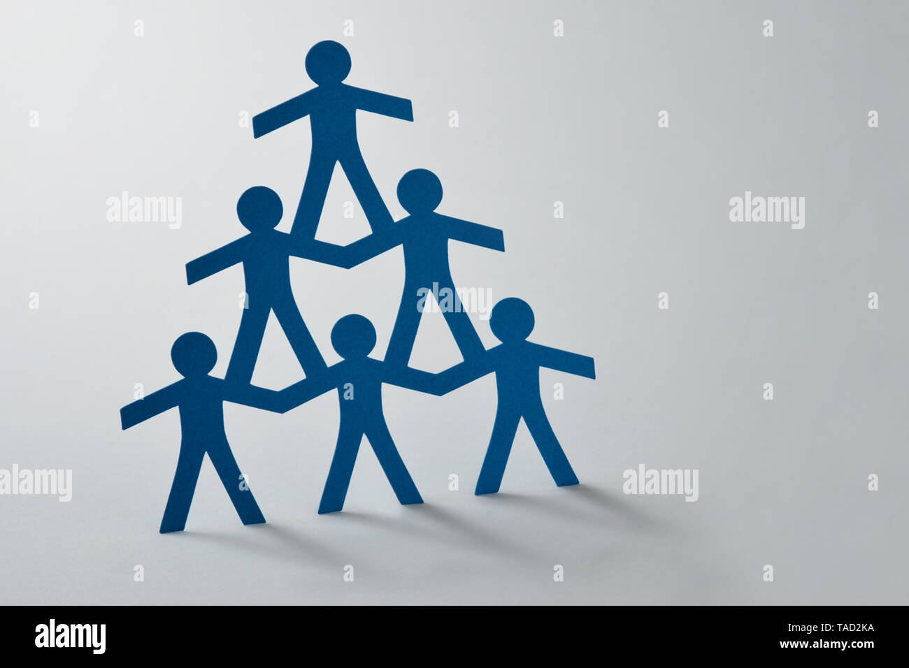 Cut out paper people hi-res stock photography and images - Alamy