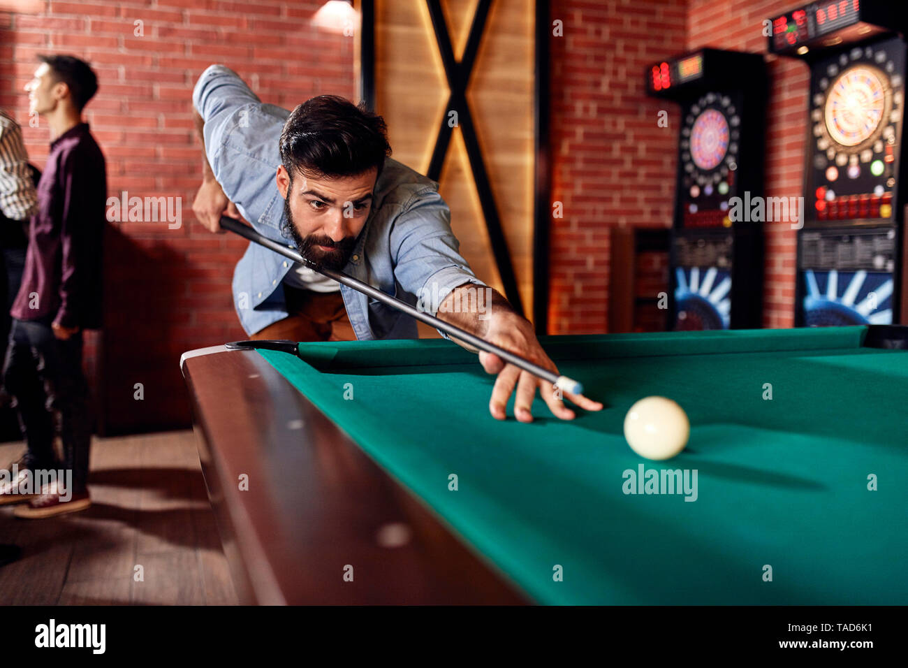 Billiards image hi-res stock photography and images - Alamy
