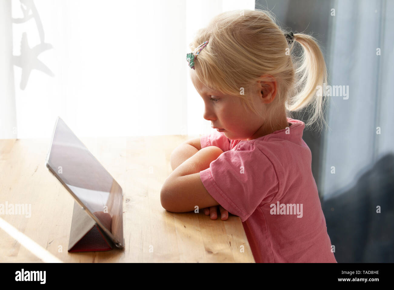 Digital profile hi-res stock photography and images - Alamy