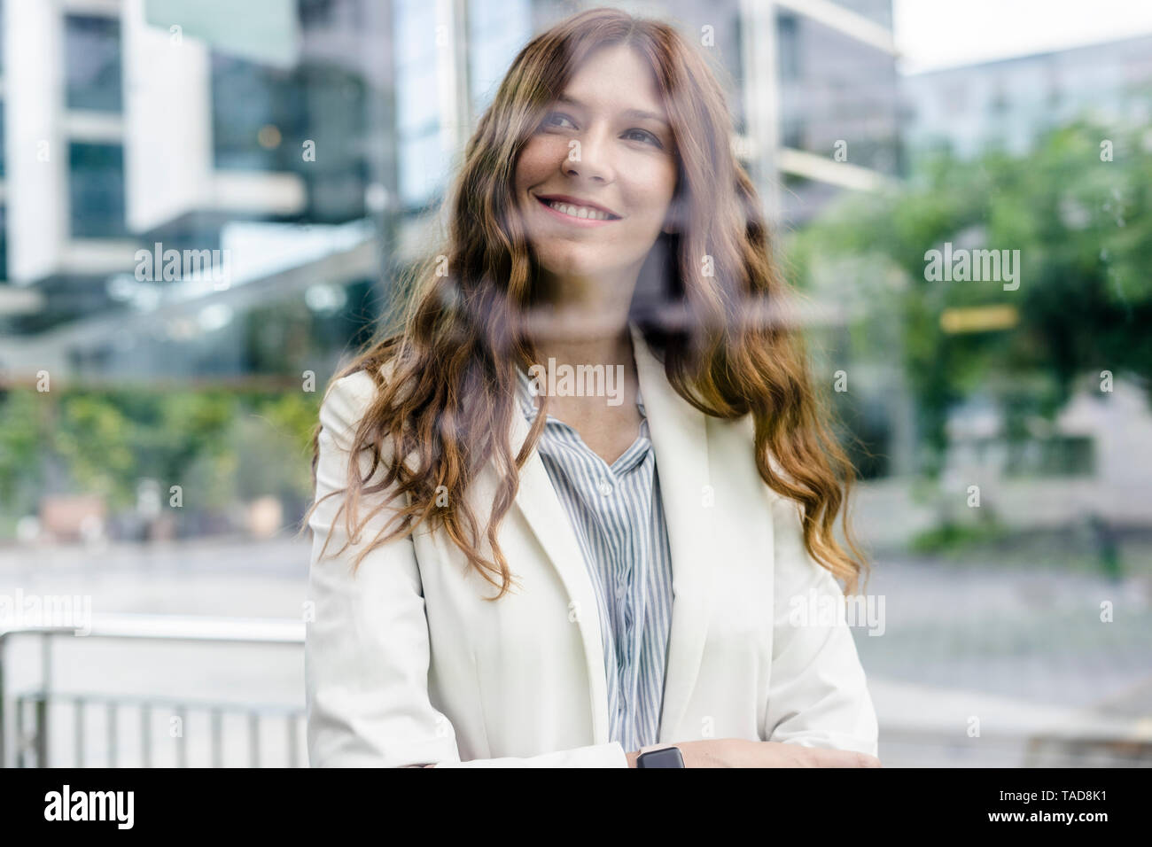 Happy happily content hi-res stock photography and images - Alamy