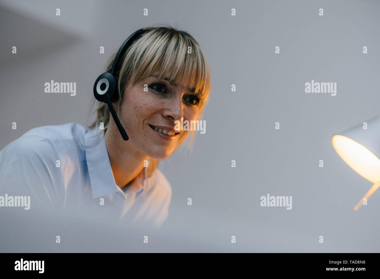 Positive teleconference hi-res stock photography and images - Alamy