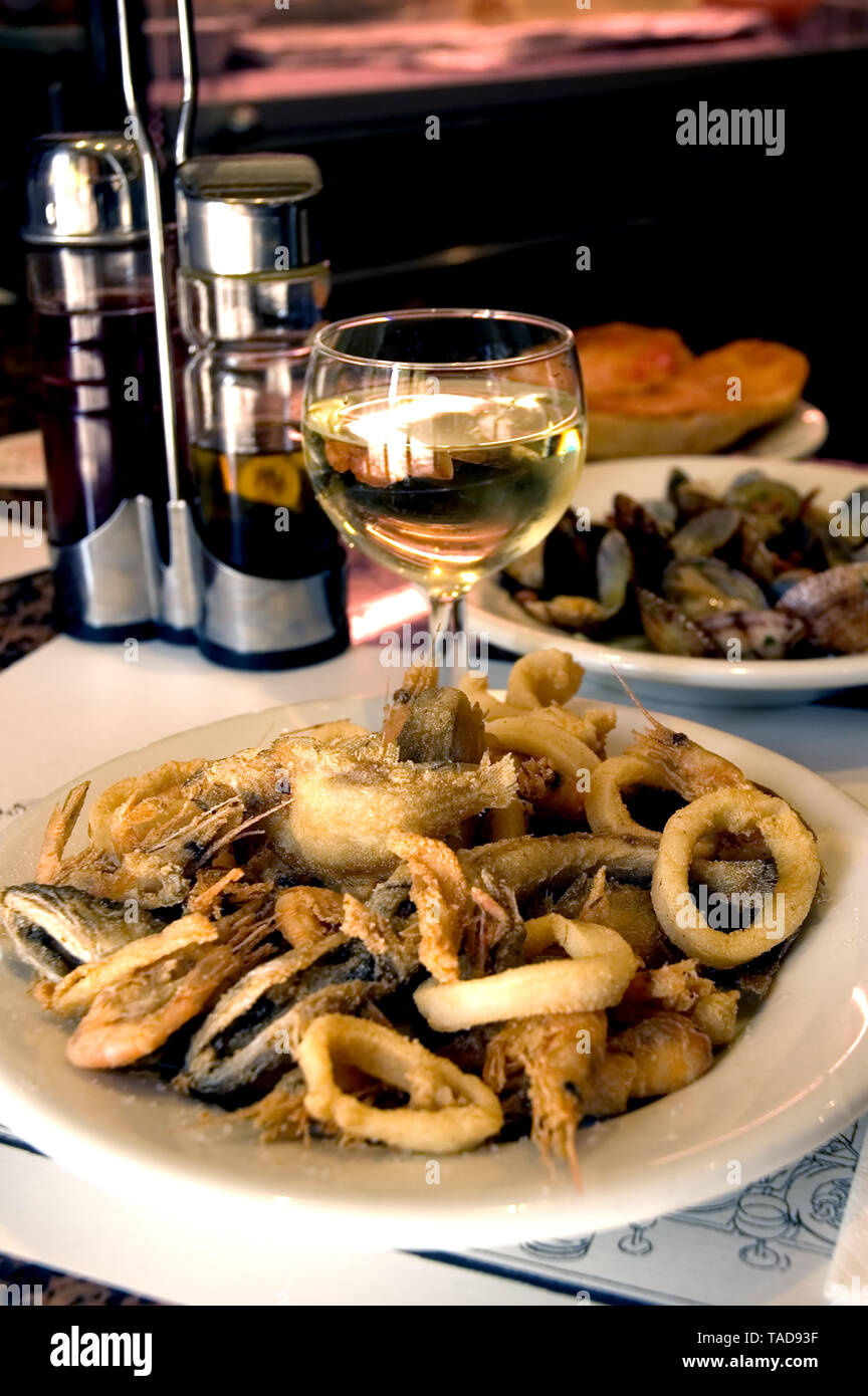 Born Tapas Barcelona High Resolution Stock Photography and Images - Alamy