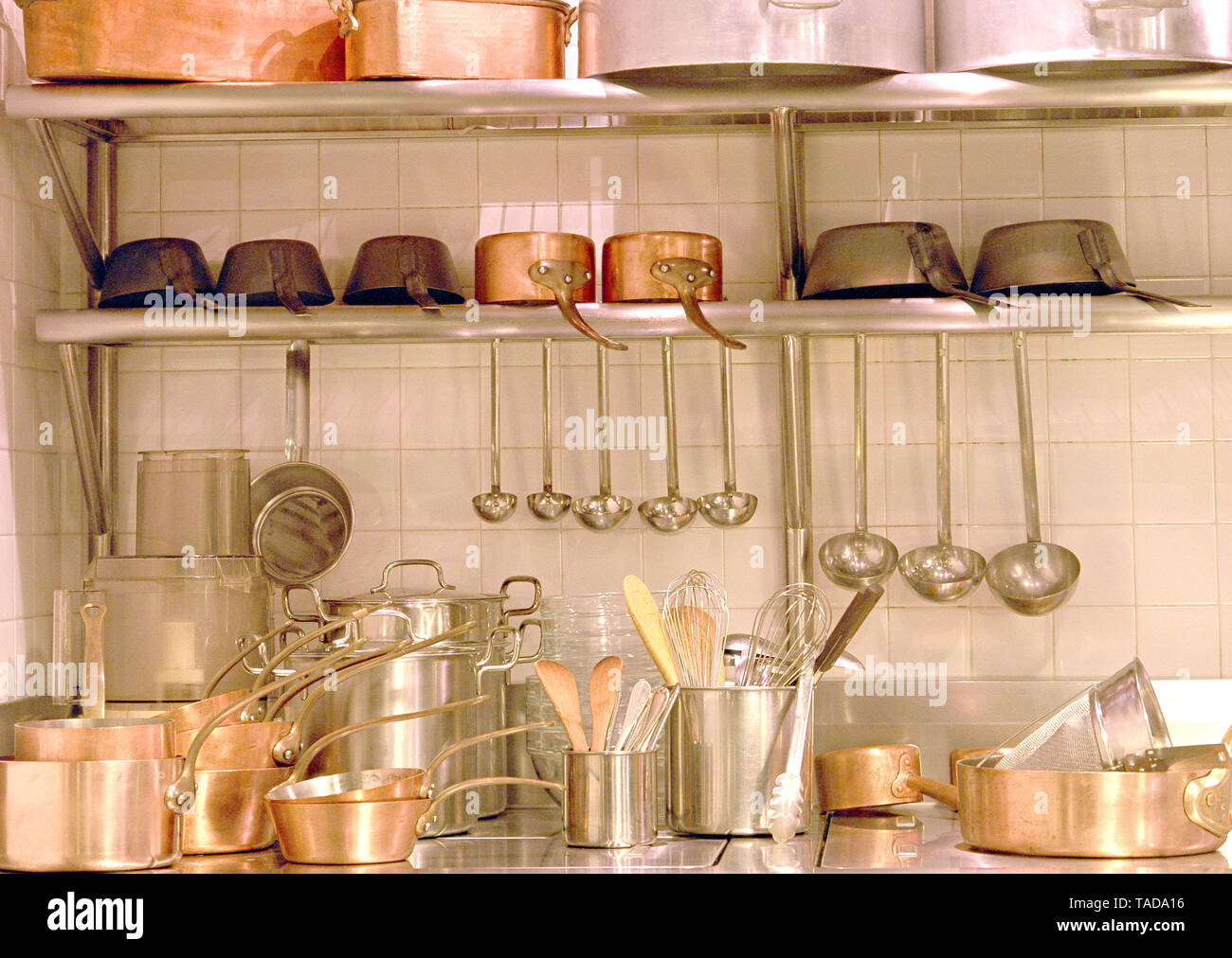 Vector kitchen utensils hi-res stock photography and images - Alamy