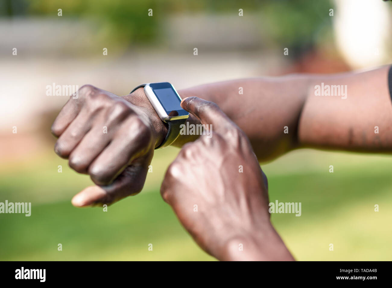 Activity tracker runner hi-res stock photography and images - Alamy