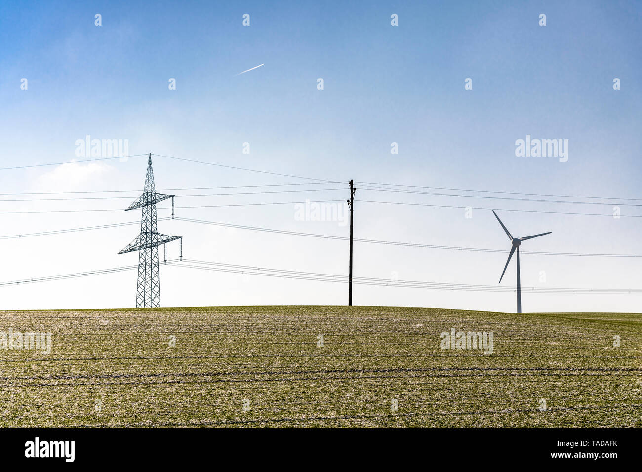 Pylons in sunshine hi-res stock photography and images - Alamy