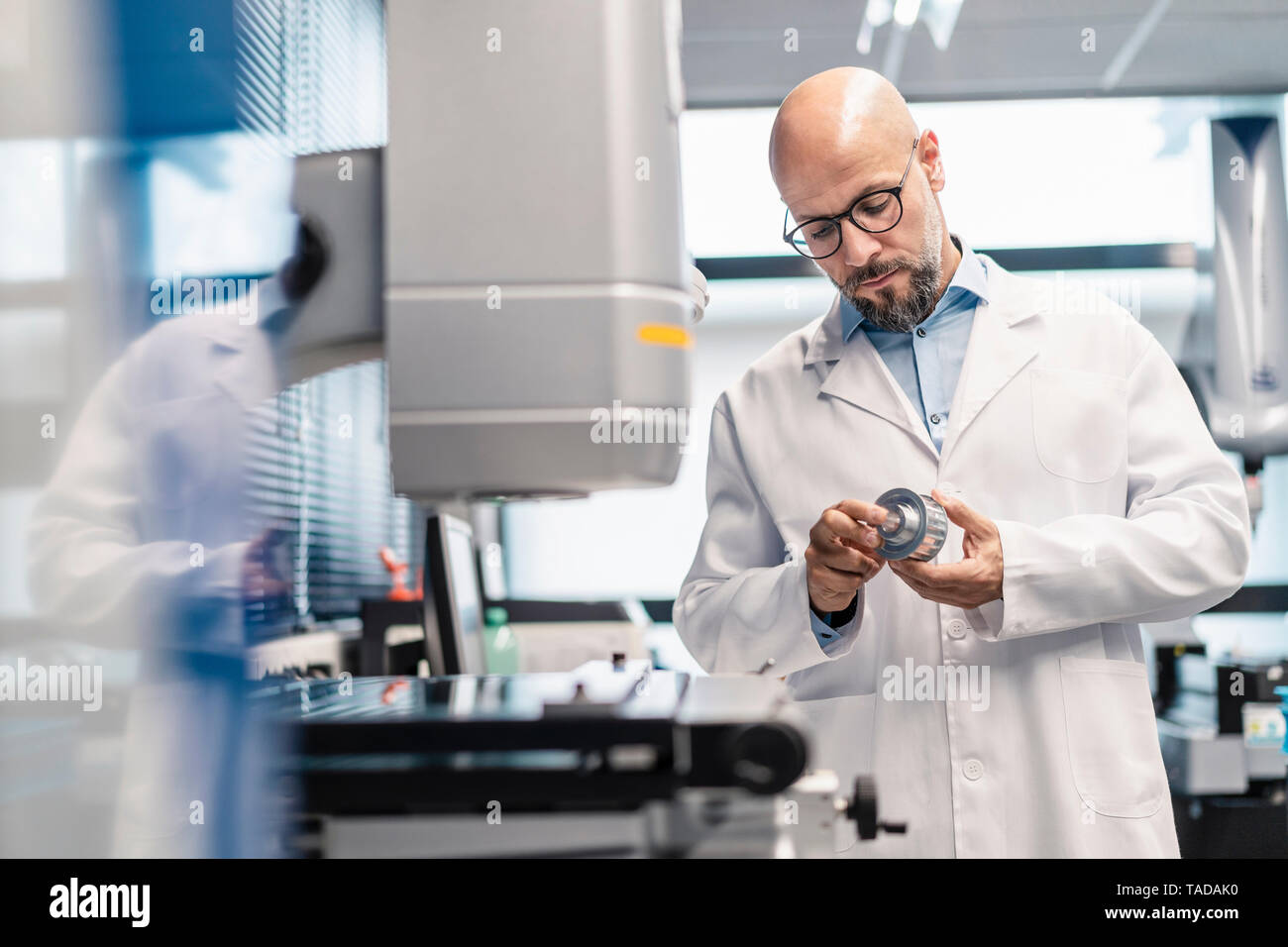 Lab coat hi-res stock photography and images - Alamy