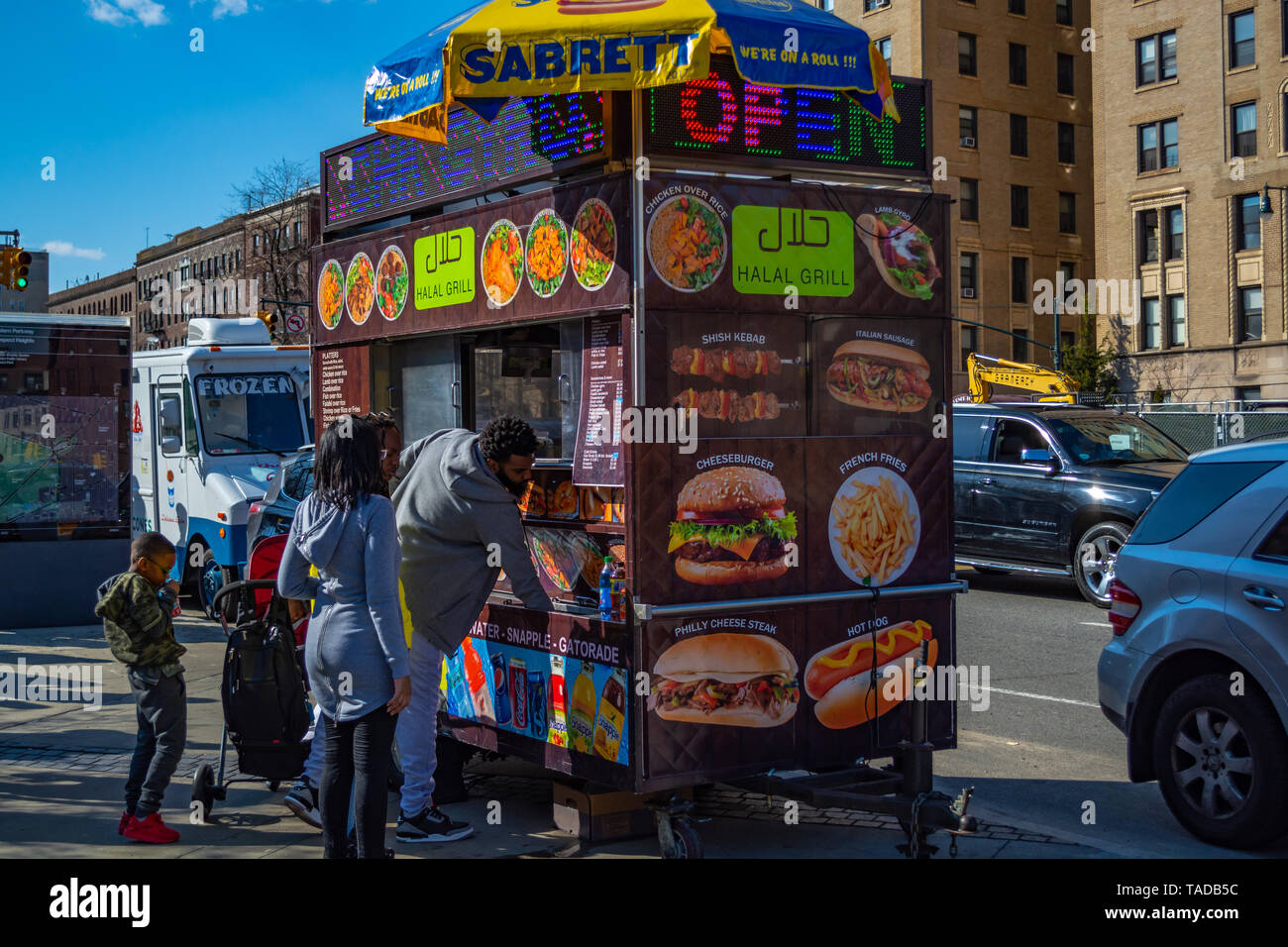 New york street food truck hi-res stock photography and images - Alamy