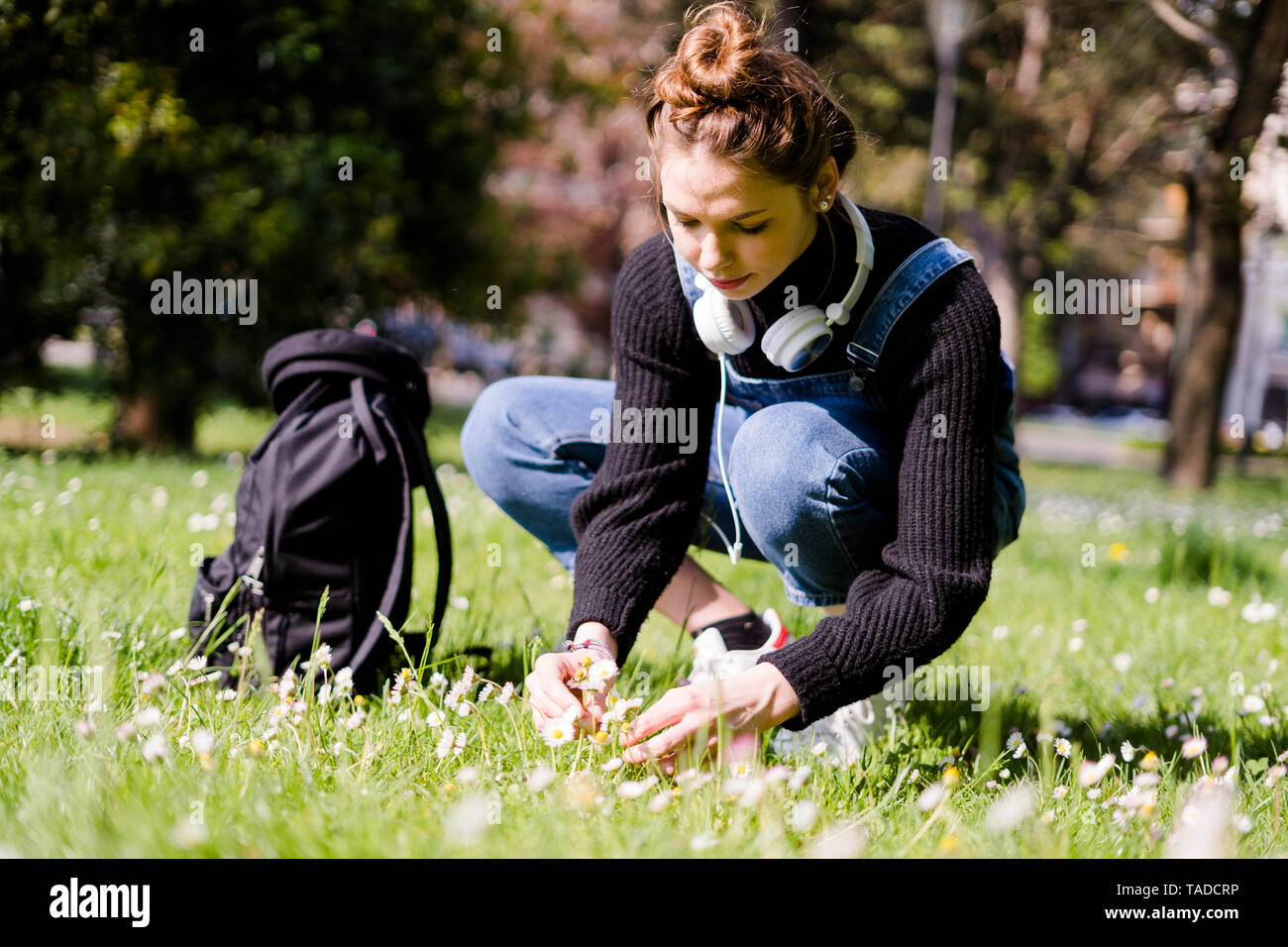 Picking a color hi-res stock photography and images - Alamy