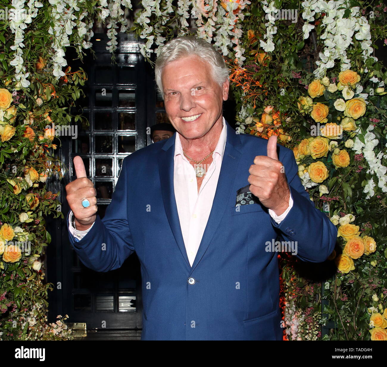 Jess conrad hi-res stock photography and images - Alamy