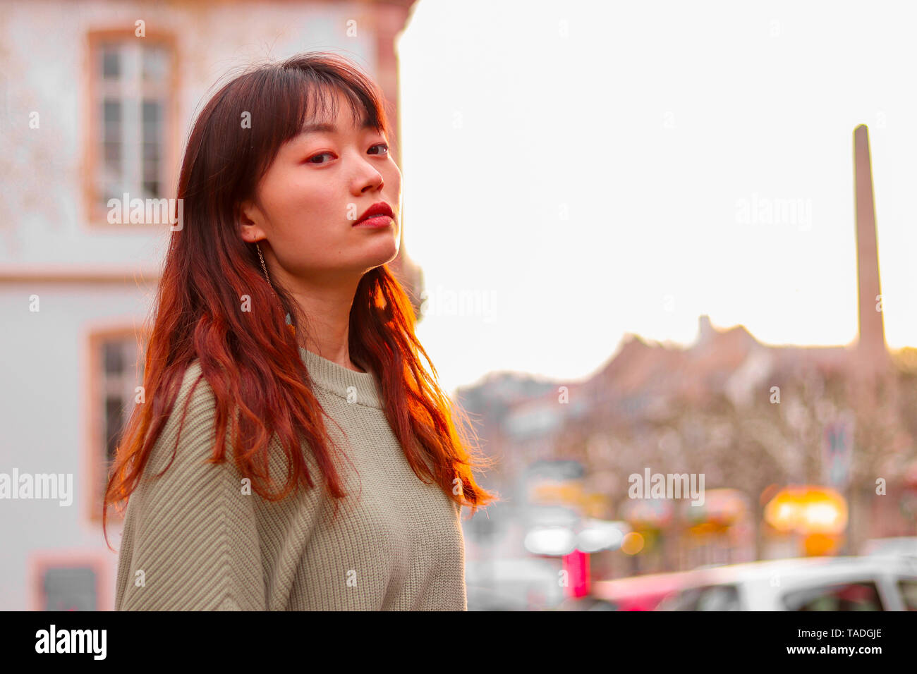 Beautiful chinese model posing hi-res stock photography and images - Alamy