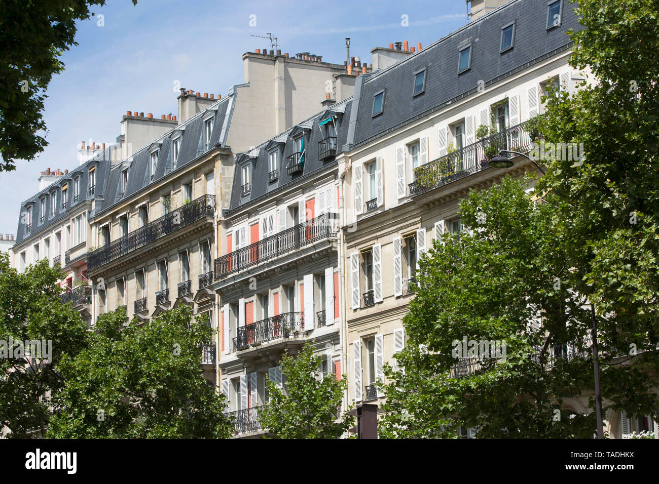 17th district of paris hi-res stock photography and images - Alamy