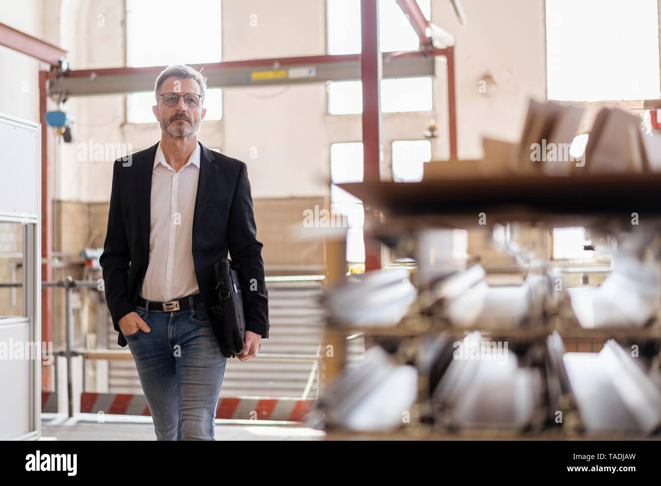 Factory warehouse hi-res stock photography and images - Alamy