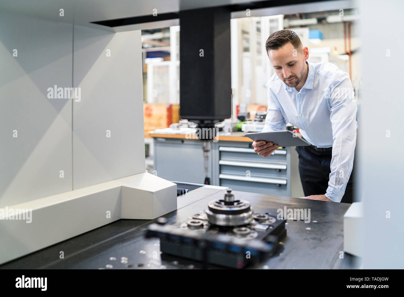 Machine tool factory hi-res stock photography and images - Alamy