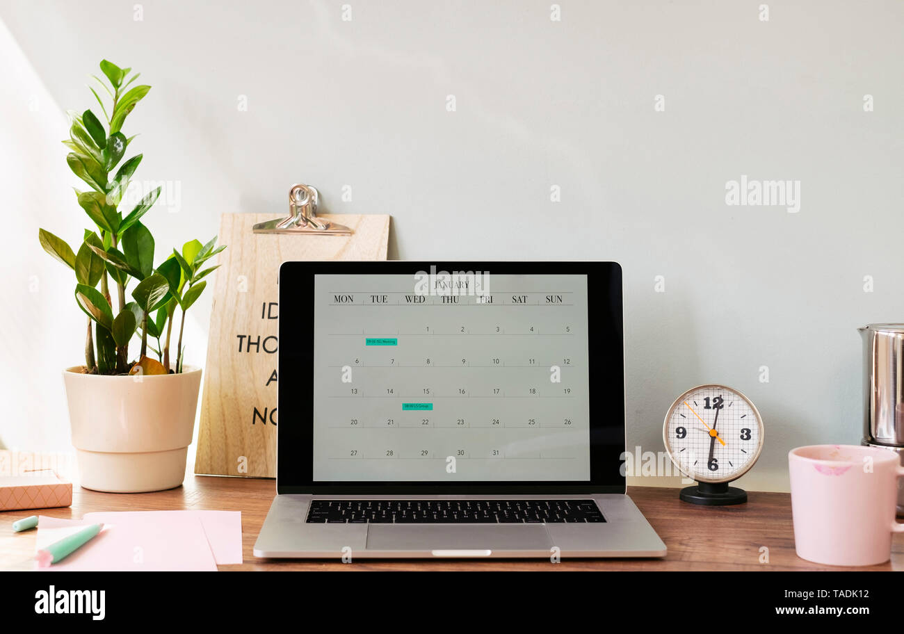 Office calendar hi-res stock photography and images - Alamy