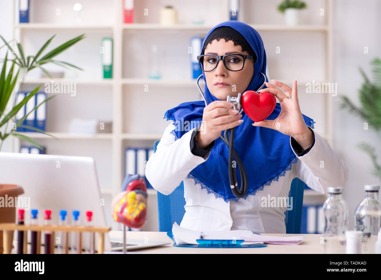 Female doctor in hijab working in the hospital Stock Photo - Alamy