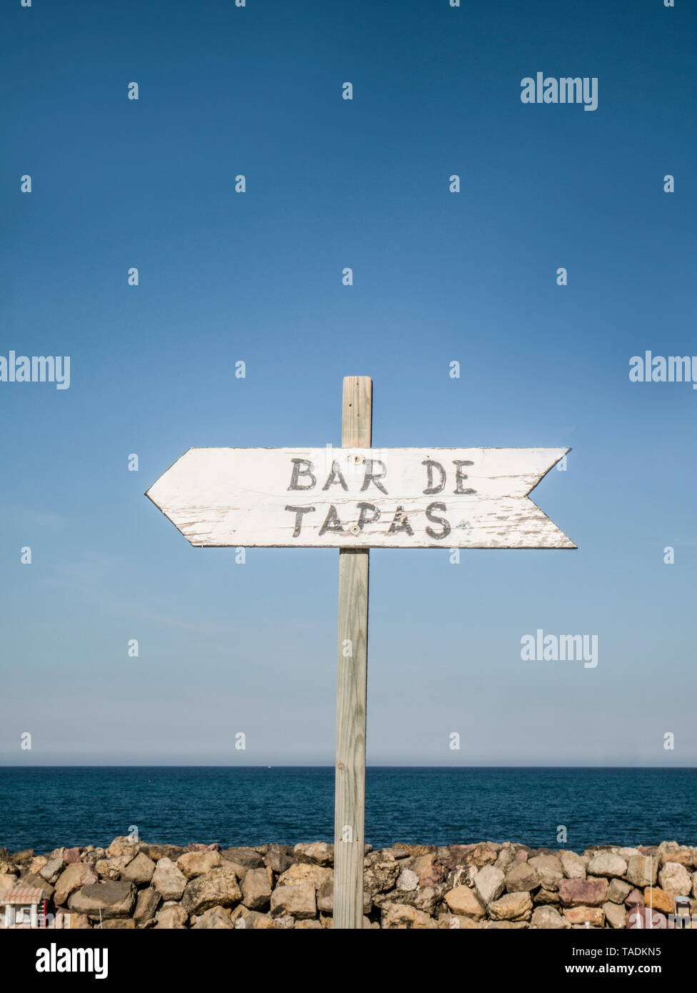 Tapas bar sign hi-res stock photography and images - Alamy