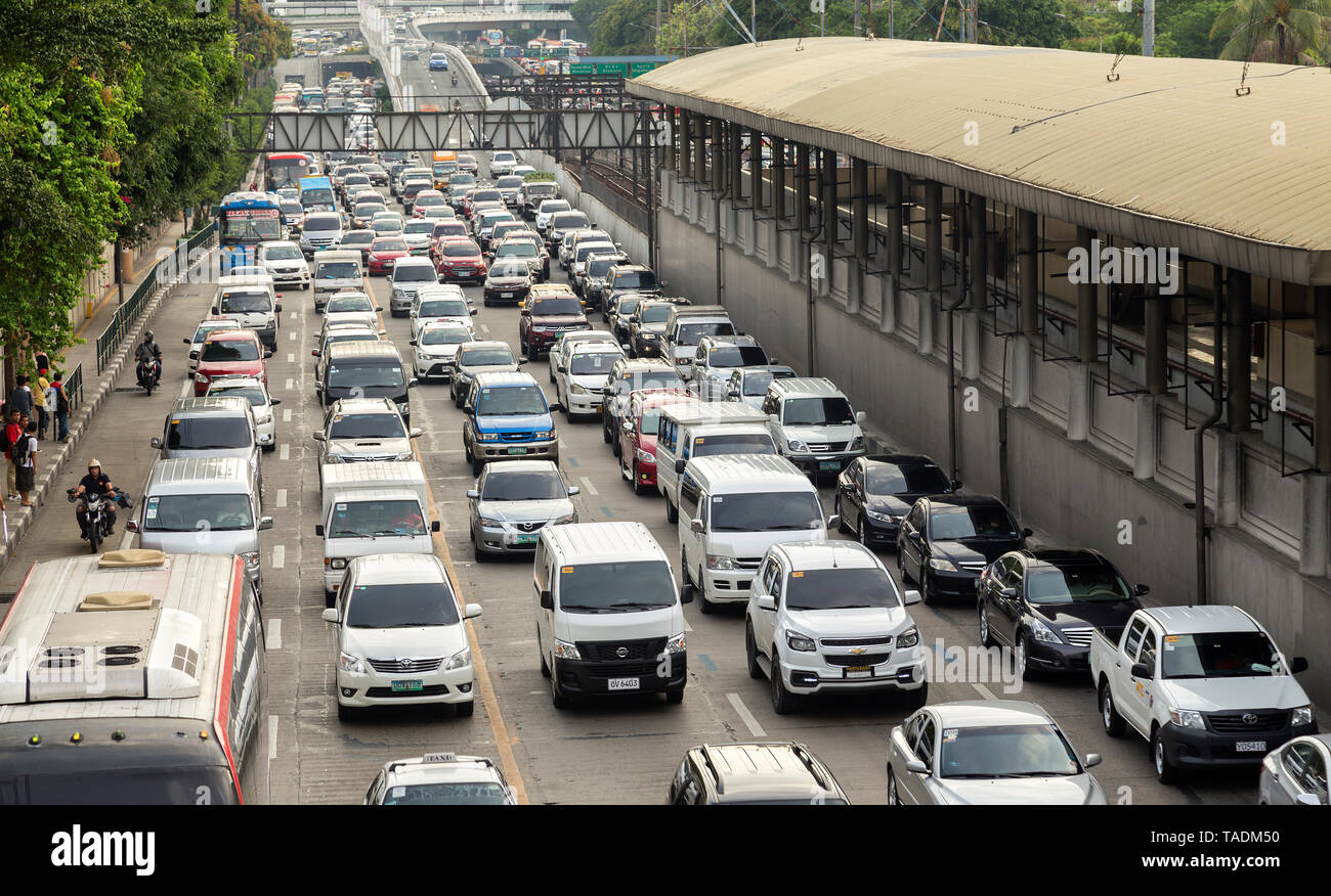 Manila traffic hi-res stock photography and images - Alamy