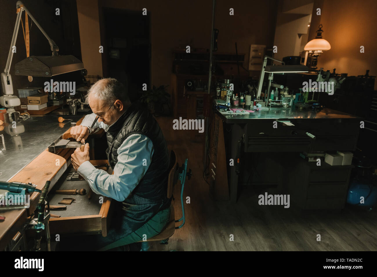 Artisan jewellery hi-res stock photography and images - Alamy