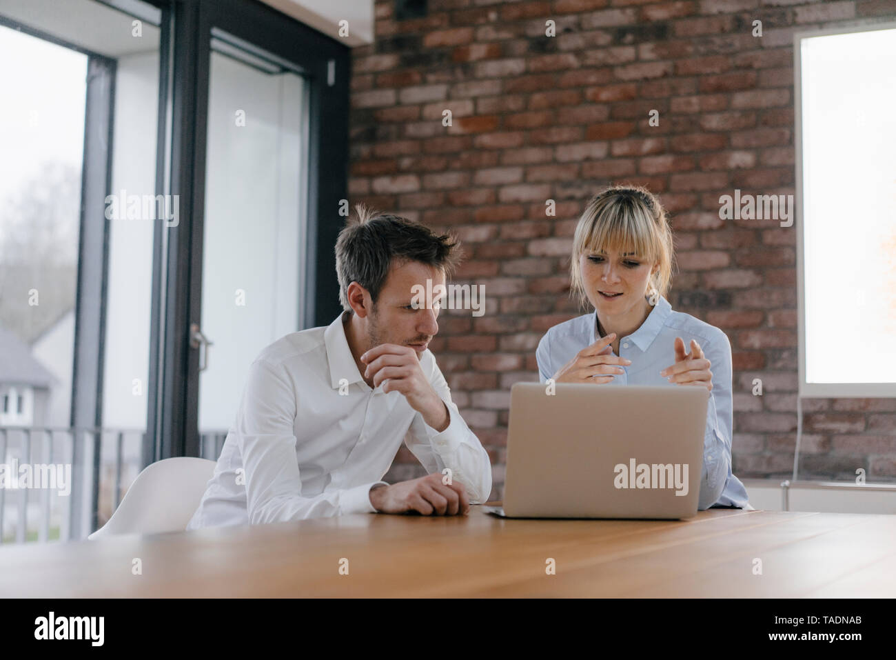 Business people working together hi-res stock photography and images ...