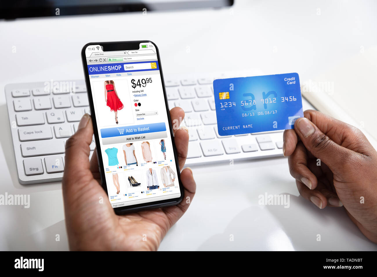 African woman paying with credit card hi-res stock photography and ...