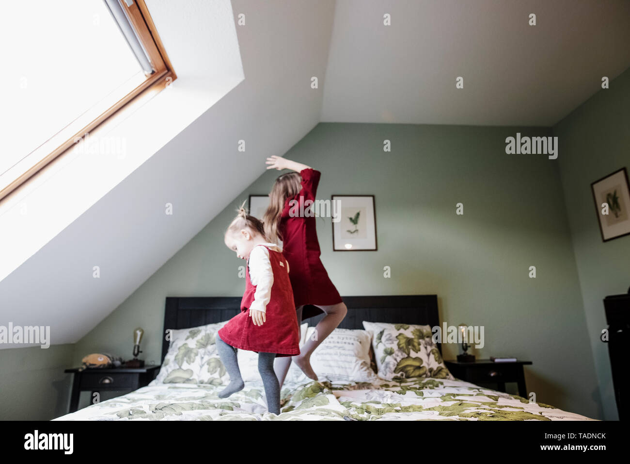 Bouncing on the bed hi-res stock photography and images - Alamy