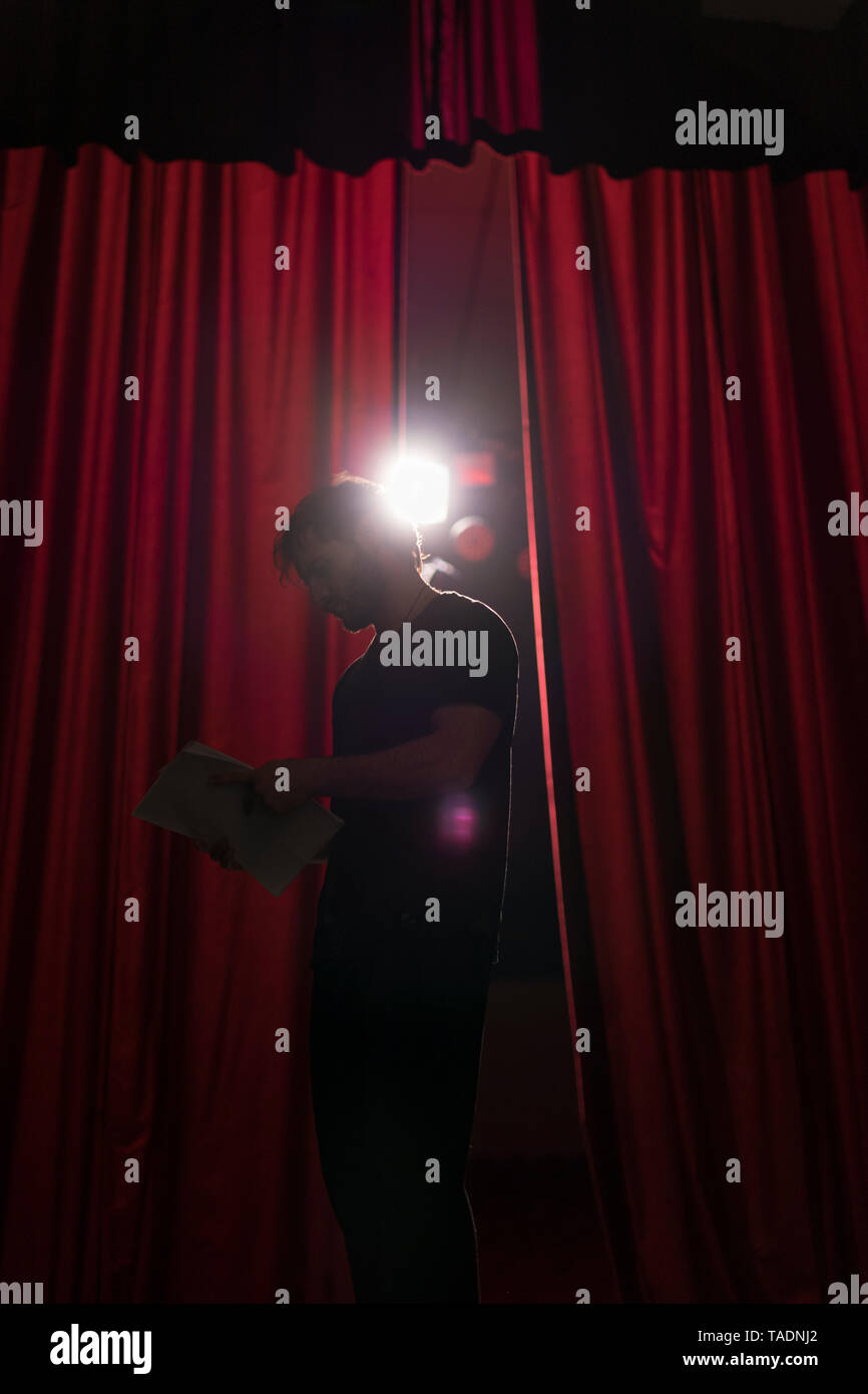 Actor script stage hi-res stock photography and images - Alamy