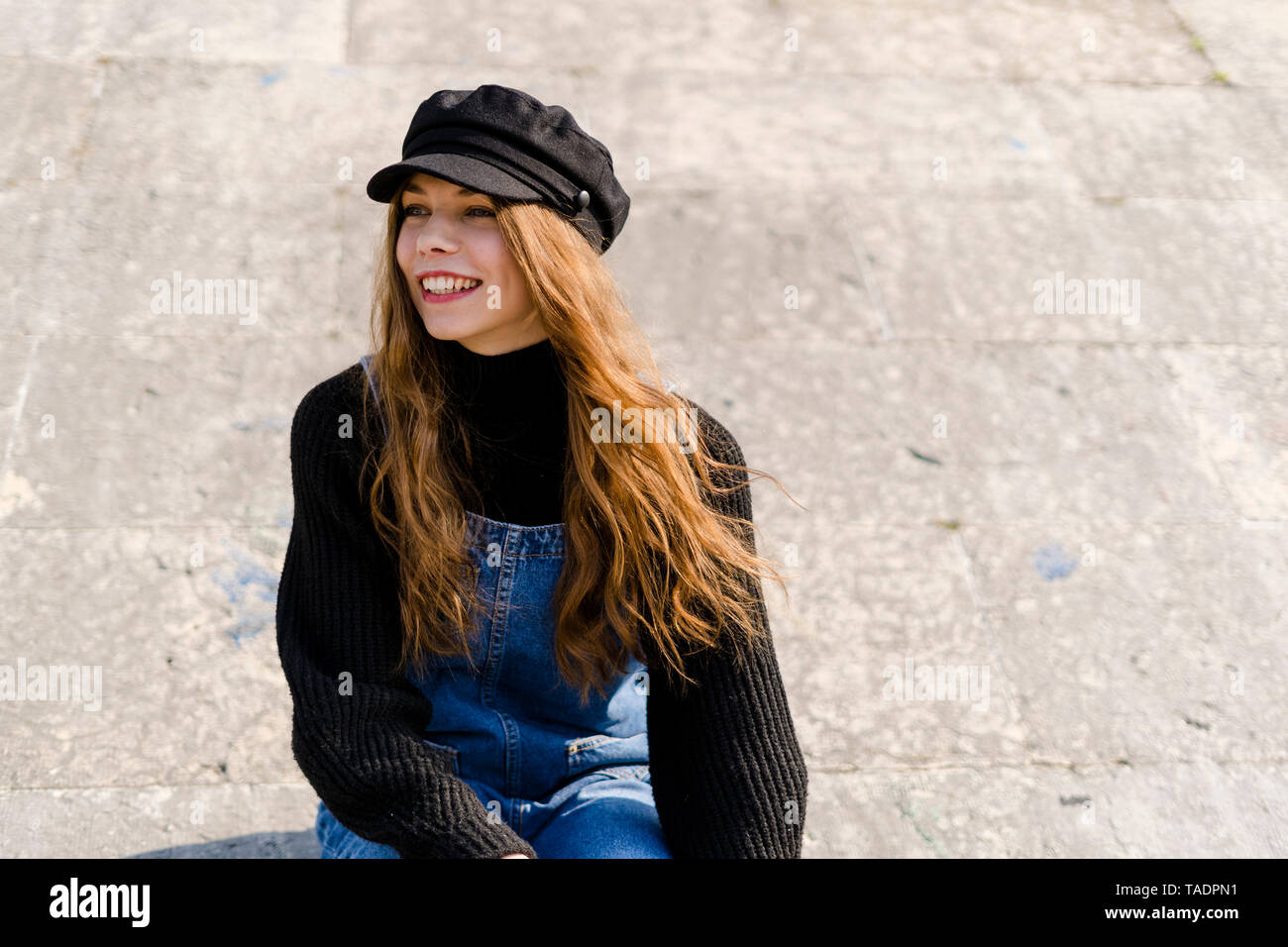 Young woman in verona hi-res stock photography and images - Alamy