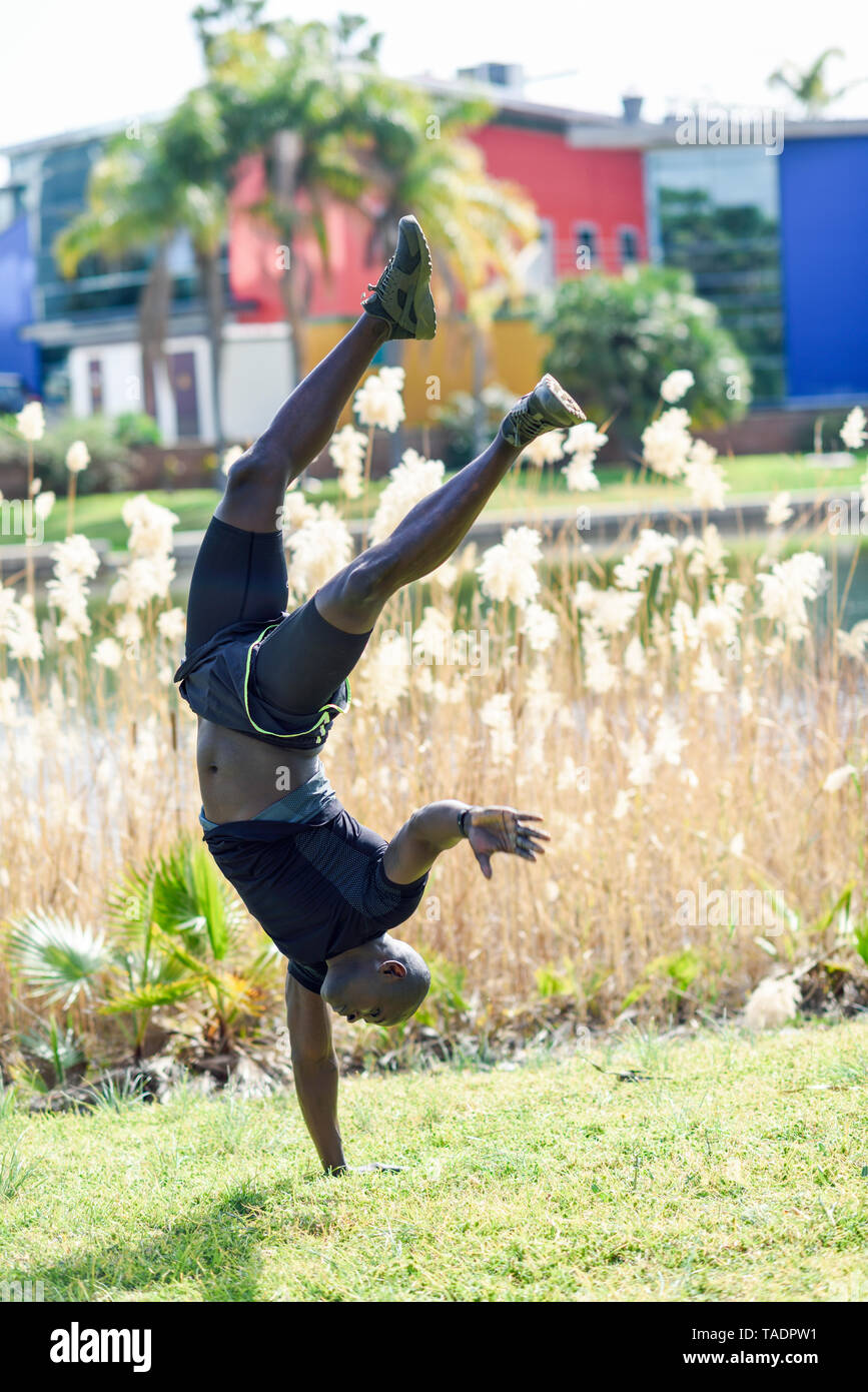 Sportive black man hi-res stock photography and images - Alamy