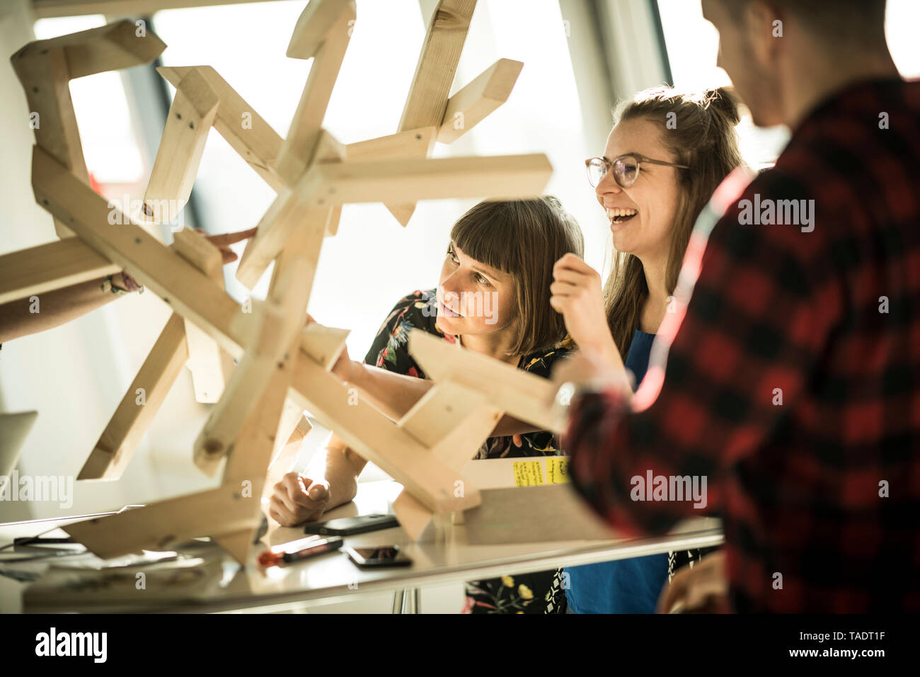 Team building project hi-res stock photography and images - Alamy