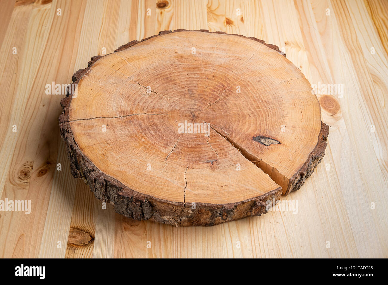 Rough wood slab hi-res stock photography and images - Alamy